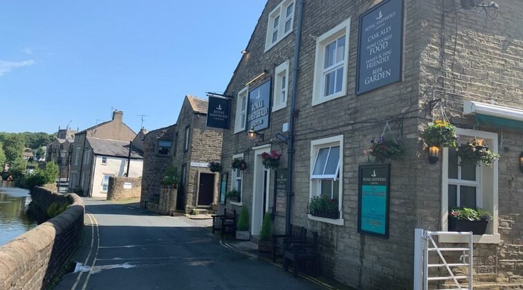 7 Cosy Pubs Serving the Best Pub Food in Skipton: A Foodie's Guide - Best Healthy Foods USA